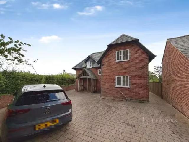 Rental! 2 BA 3 bedroom detached house for rent in Lower Ashley.