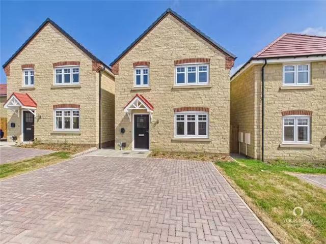 Nice 2 BA 3 bedroom Detached House to rent, Raisby Rise, Durha.