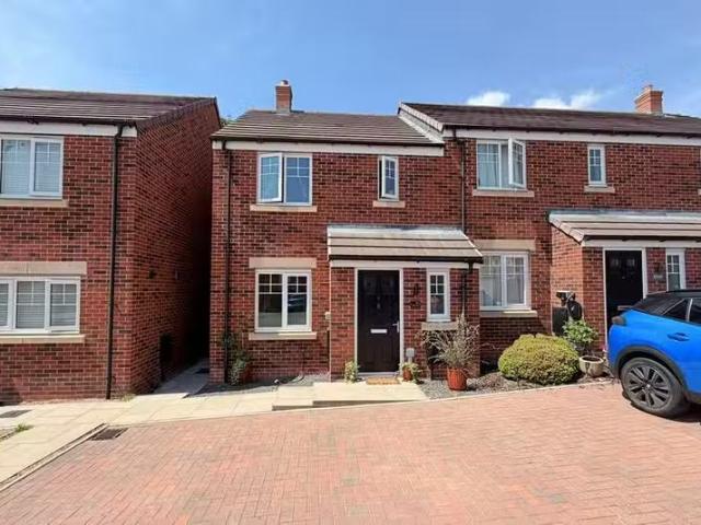 For Rent! 2 BA 3 bedroom end of terrace house for rent in Aste.