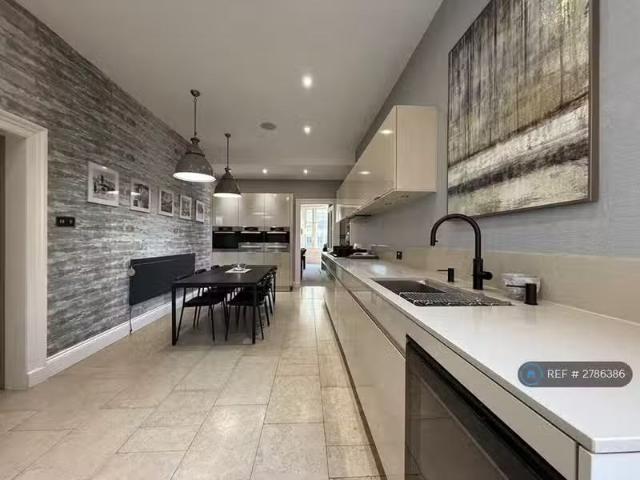 For Rent! 2 BA 3 bedroom flat for rent in Grosvenor Street, Ed.