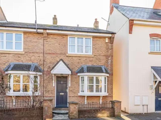 Rental! 2 BA 3 bedroom house for rent in Chalice Close, Parkst.