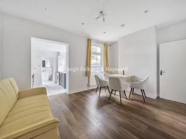 For Rent! 2 BA 3 bedroom house for rent in Jaffray Road, Broml.