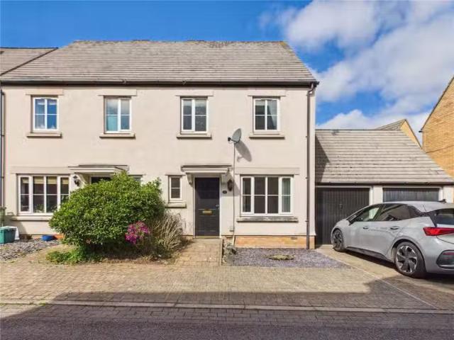 Cheap 2 BA 3 bedroom semi detached house for rent in Castle Co.