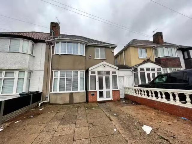 Charming 2 BA 3 bedroom semi detached house for rent in Church.