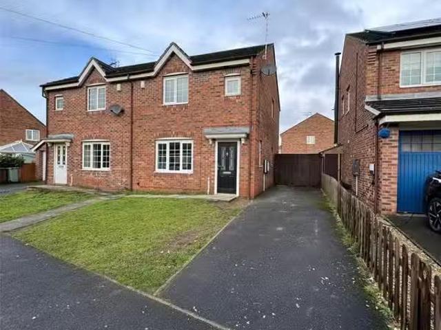 Deal! 2 BA 3 bedroom semi detached house for rent in Old Schoo.
