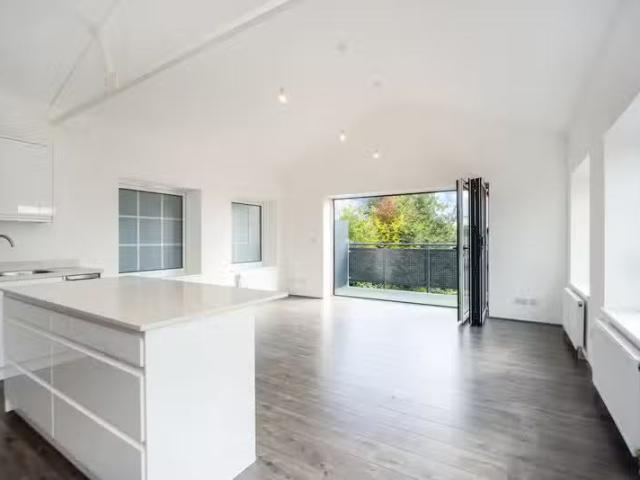 For Rent! 2 BA 3 bedroom property to let in London Street, Che.