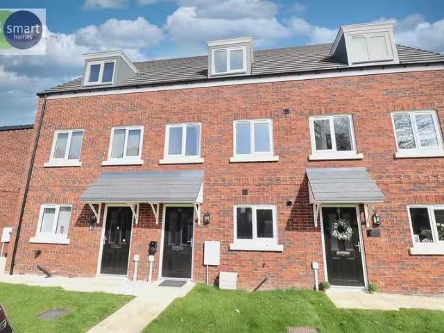 New 2 BA 3 bedroom town house for rent in Fulwood Drive, Balby.