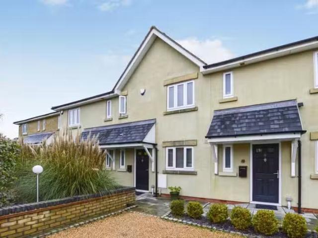 New 2 BA 3 bedroom terraced house for rent in Kings Yard, Guil.