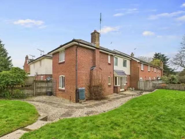 Rental! 2 BA 3 bedroom terraced house for rent in Mill Stream.