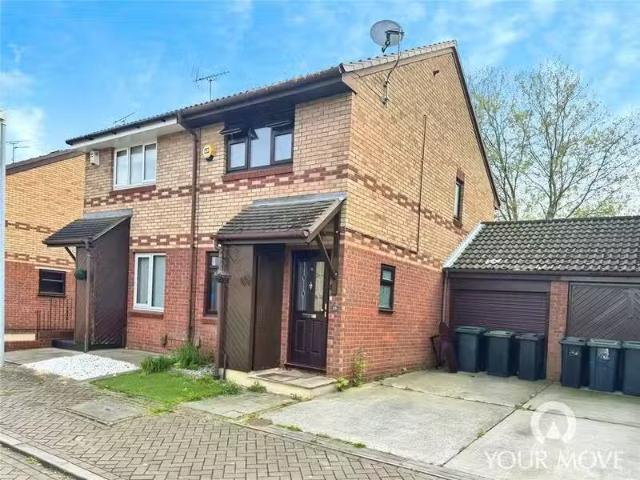 Cozy 2 bedroom Mid Terrace House to rent, Maypole Road, Graves.