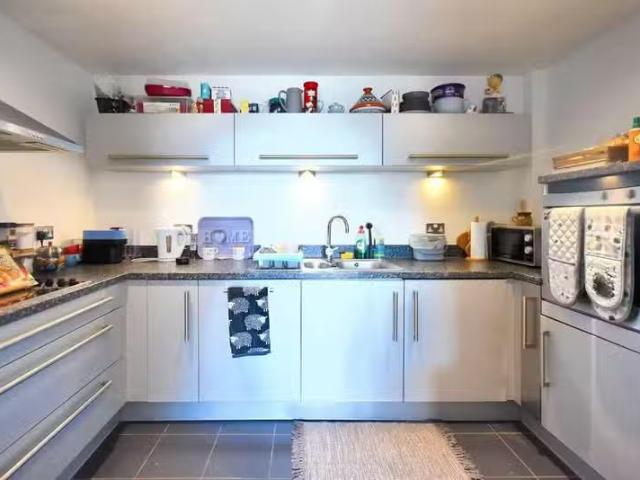 Charming 2 bedroom apartment for rent in 239 Picton, Victoria.