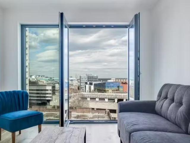 Nice 2 bedroom apartment for rent in The Axium, 40 Windmill St.