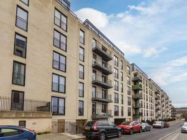 Rental! 2 bedroom apartment for rent in Alexandra House, Midla.