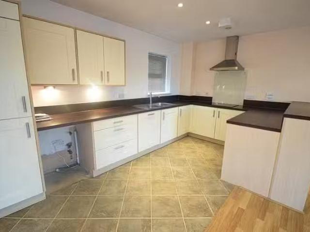 Rental! 2 bedroom apartment for rent in Copperfield Court, par.