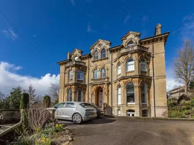 Rental! 2 bedroom apartment for rent in Flat 8, The Grange, We.