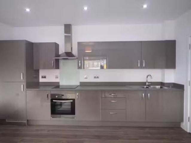 Nice 2 bedroom apartment for rent in Honduras Wharf, 14 Summer.