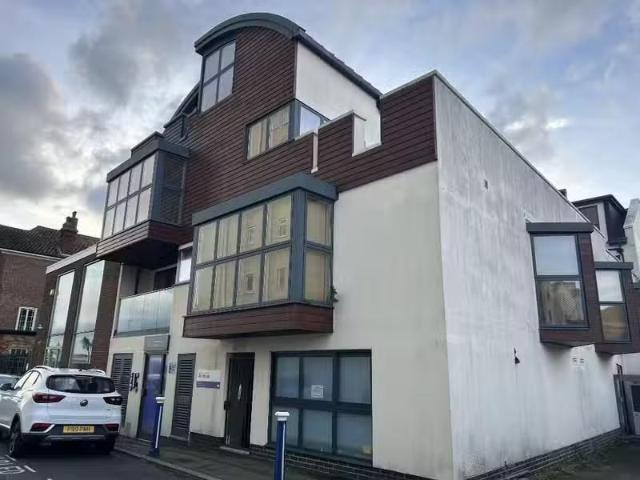 Nice 2 bedroom apartment for rent in Marine Road, Eastbourne.