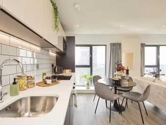 For Rent! 2 bedroom apartment for rent in Ryland Street, Birmi.