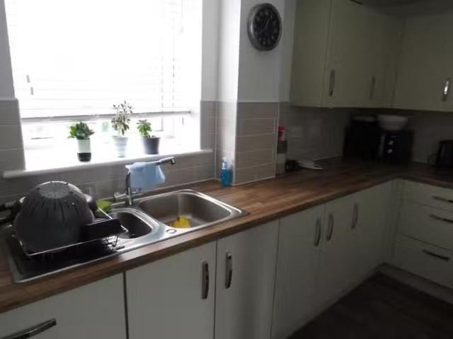 Rental! 2 bedroom apartment for rent in Sovereign Place, HATFI.