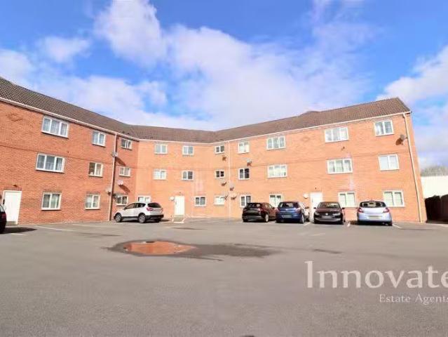Cozy 2 bedroom apartment for rent in Summerton Road, Oldbury.