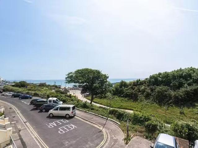 New 2 bedroom flat for rent in 18 Undercliff Road, Bournemouth.