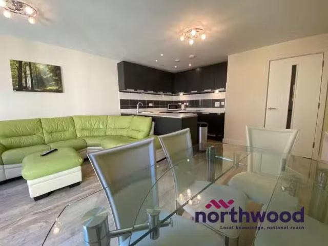 Charming 2 bedroom flat for rent in Esinteraction Street, City.