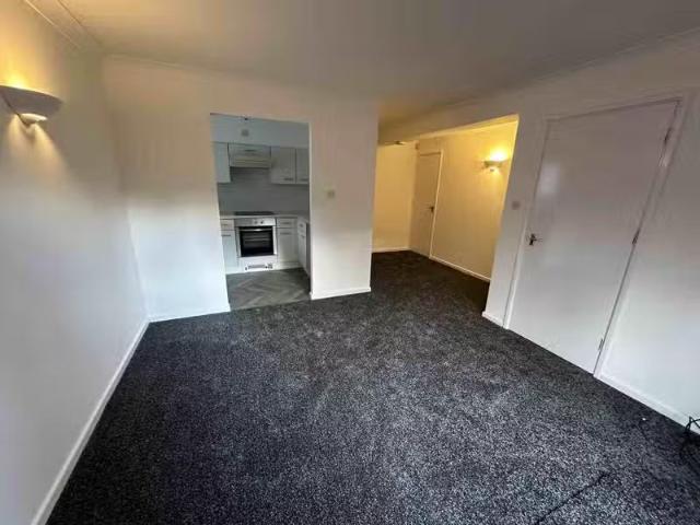 For Rent! 2 bedroom flat for rent in Forest Drive, Harborne, B17