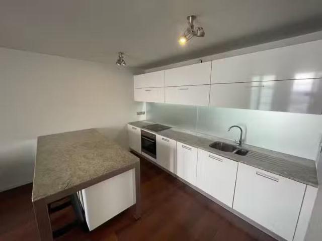 Charming 2 bedroom flat for rent in Holloway Circus Queensway.