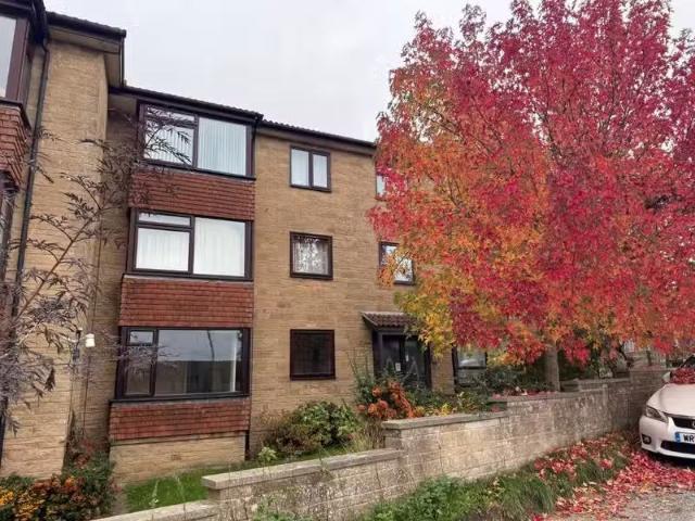 For Rent! 2 bedroom flat for rent in Sherborne Road, Yeovil, B.