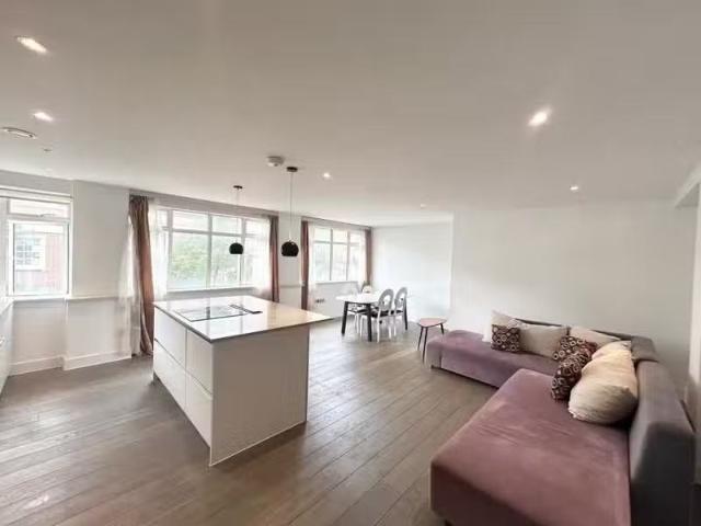 Unique 2 bedroom flat for rent in Post Office Road, Bournemout.