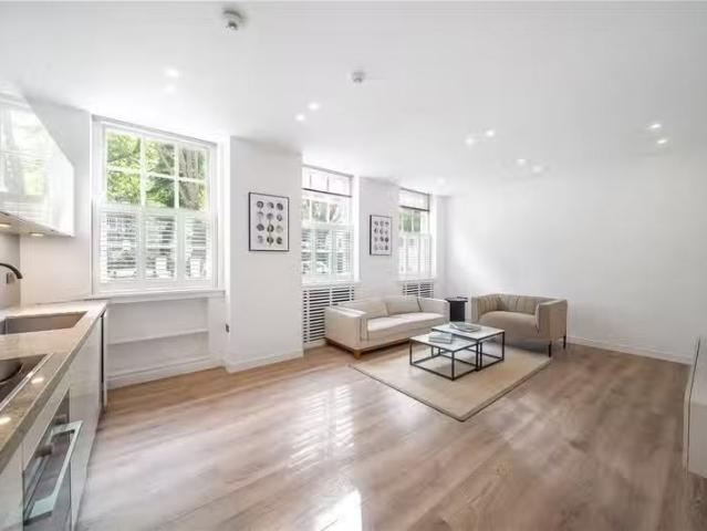Nice 2 bedroom property to let in Lowndes Square, Knightsbridg.
