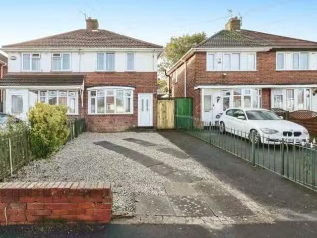 Cheap 2 bedroom semi detached house for rent in Aston Road, Ti.