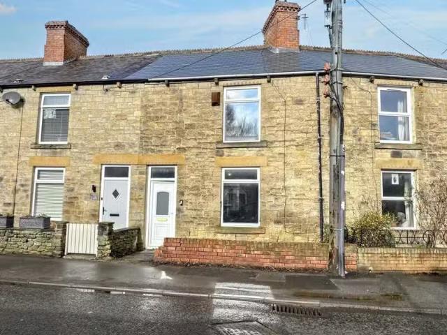 Unique 2 bedroom terraced house for rent in Percy Crescent, La.