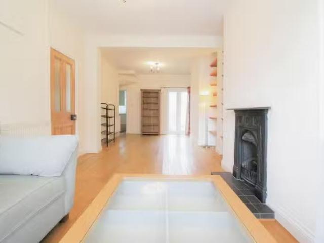 For Rent! 2 bedroom terraced house for rent in Westminster Roa.