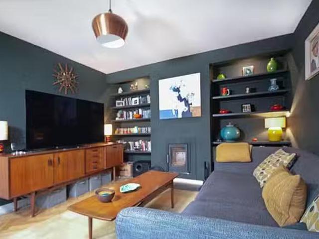Just in! 2 BR Buckthorne Road