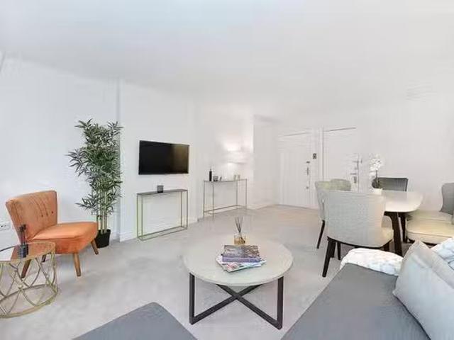 For Rent! 2 BR Cadogan Square