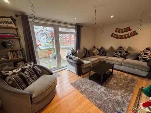 Cozy 2 BR Crompton Street, WARWICK