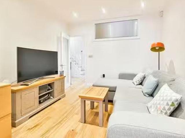 Rental! 2 BR Fairlawn Avenue
