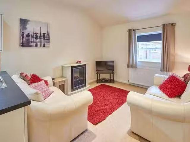 Charming 2 BR Folkton Hall
