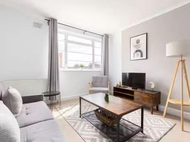 Charming 2 BR Hamlet Gardens