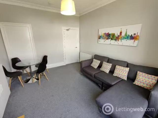 Cozy 2 BR Property to rent in Meadowbank Terrace, Edinburgh, EH8