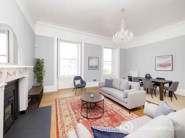 Nice 2 BR Property to rent in Atholl Crescent