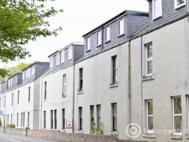 Charming 2 BR Property to rent in Balmoral View Balmoral Road.