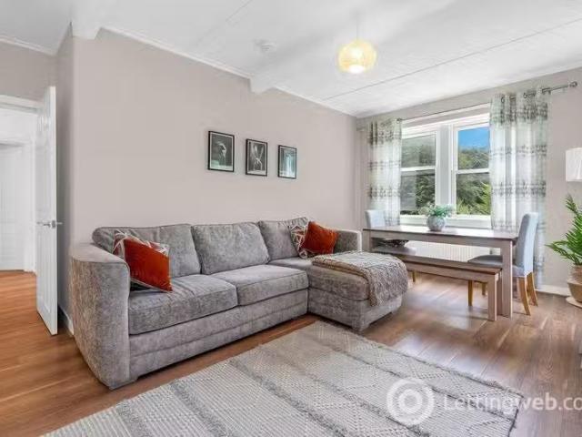 Rental! 2 BR Property to rent in Boswall Avenue, Trinity, Edin.