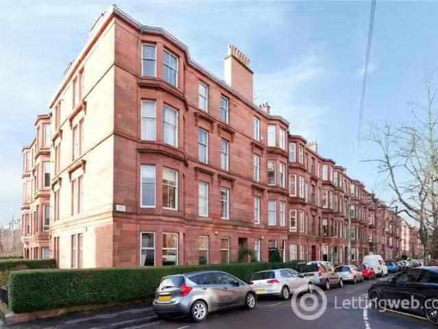 For Rent! 2 BR Property to rent in Dudley Drive, Hyndland, Gla.