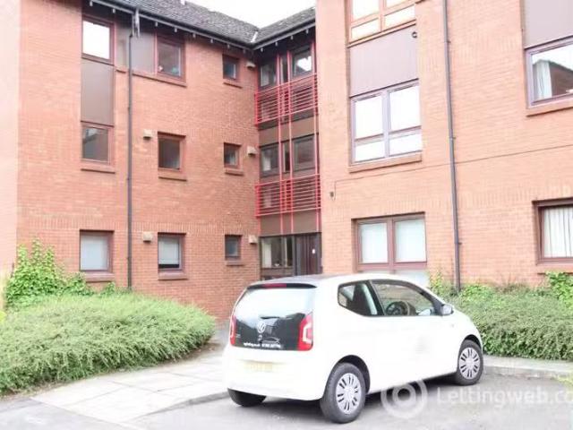 For Rent! 2 BR Property to rent in Eastwell Gardens, Lochee, D.