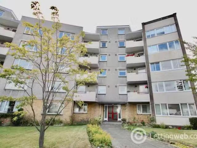 Charming 2 BR Property to rent in Falcon Court, Morningside, E.