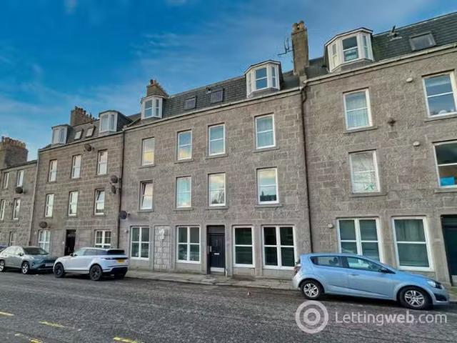 Rental! 2 BR Property to rent in George Street, City Centre, A.
