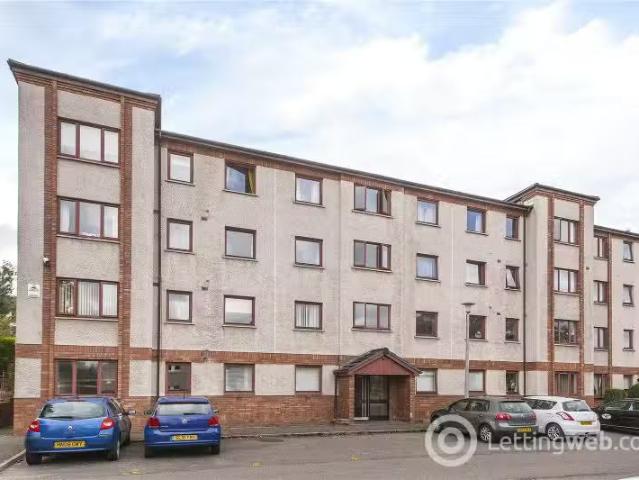 Unique 2 BR Property to rent in Hawthornden Place, Leith, Edin.