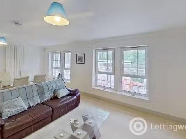Rental! 2 BR Property to rent in Kinness House, Abbey Park Ave.